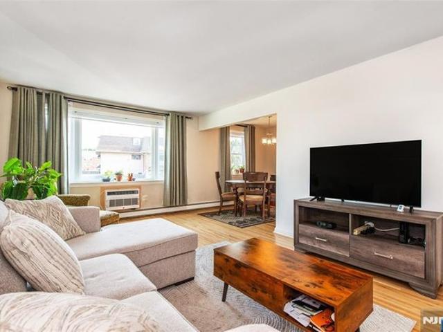 506 Grove St Unit E3, Clifton, NJ 07013