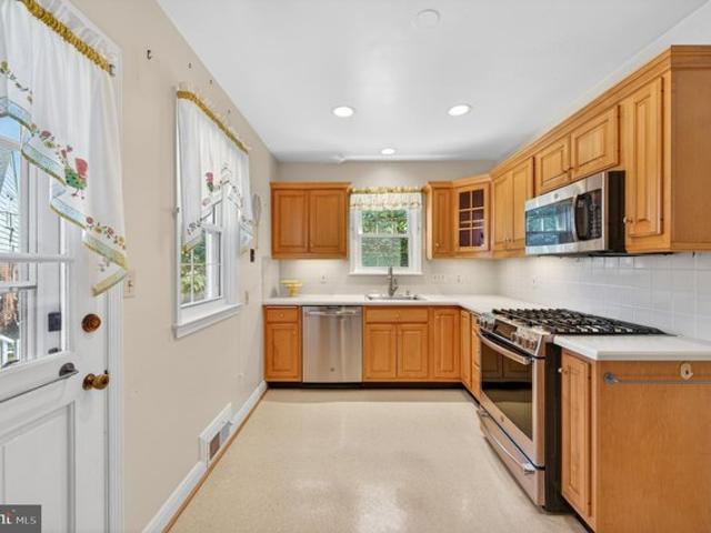 506 Dogwood Ln, Towson, MD 21286