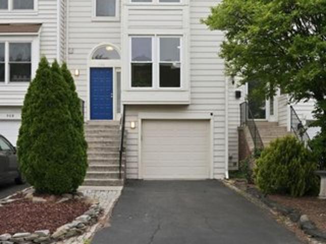 506 Dakota Dr, Herndon, VA 20170