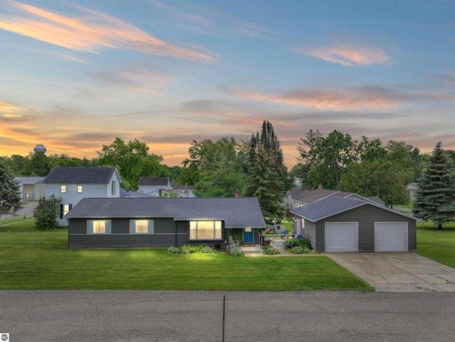 506 E Prospect St, Lake City, MI 49651