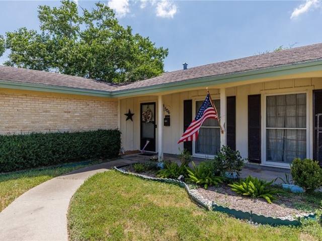 506 Fairfield Dr, Corpus Christi, TX 78412