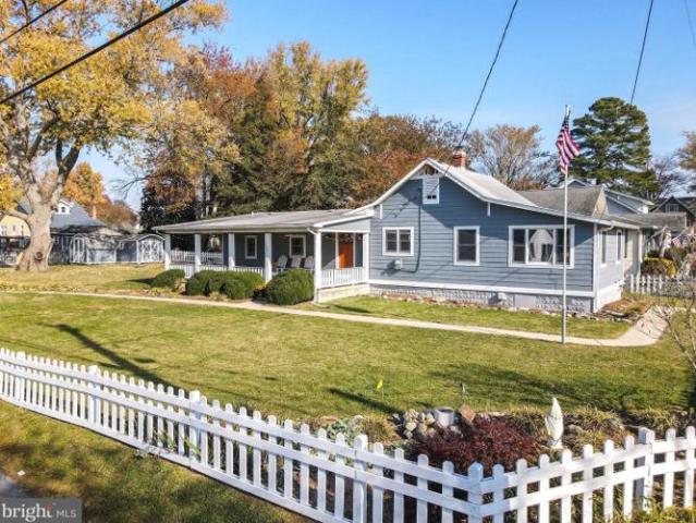 506 Howard Ave, Tracys Landing, MD 20779