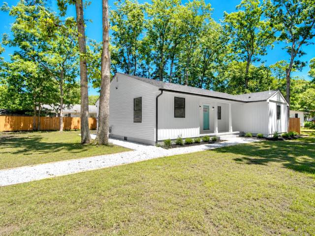 506 Hand Avenue