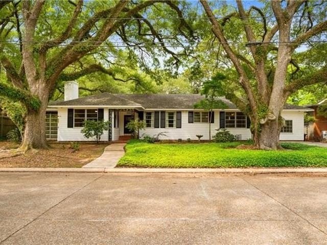 506 Hillcrest Dr, Alexandria, LA 71301