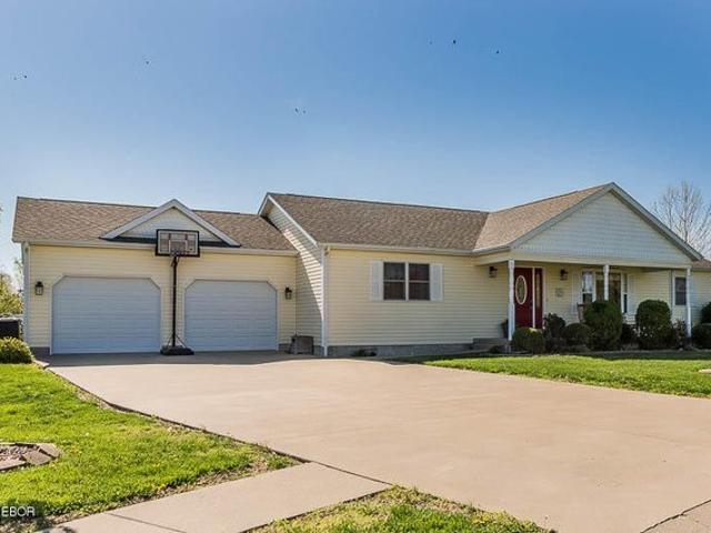 506 Insignia Dr, Herrin, IL 62948