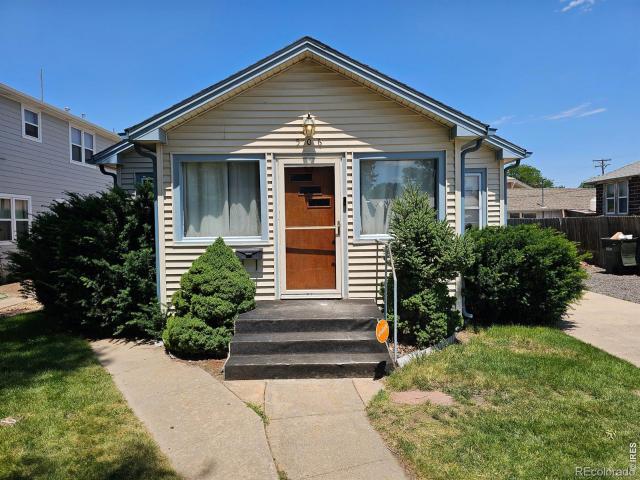 506 Oak Street