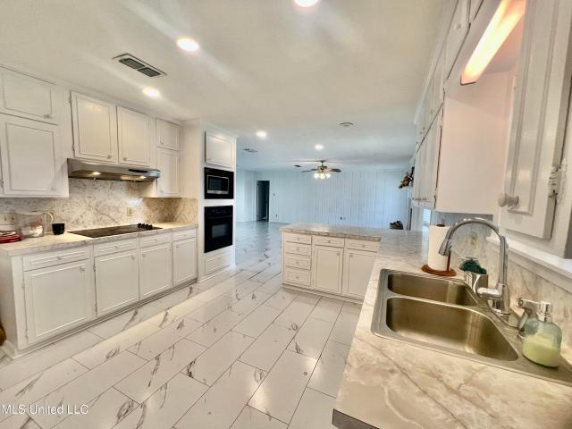 506 Oakbrook Circle