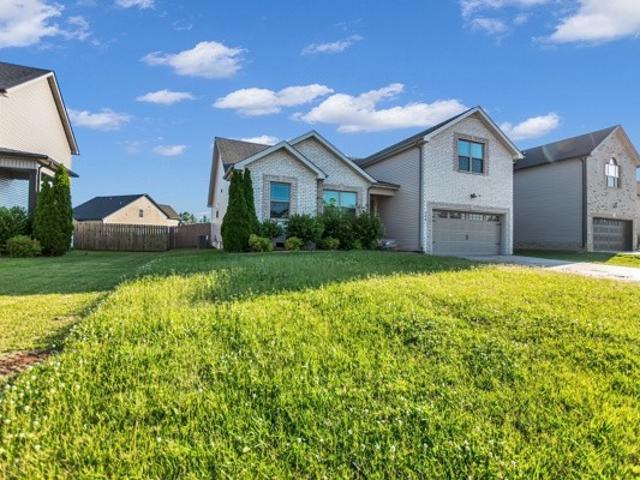 506 Latham Ct