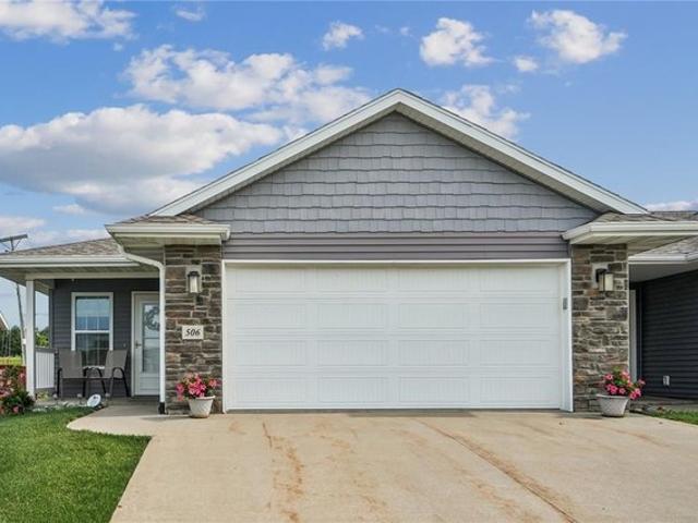 506 Meadow Oak Cir, Fairfax, IA 52228