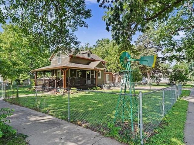 506 S Poplar St, Ottawa, KS 66067