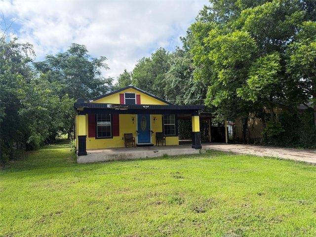 506 Ruddy St, Lockhart, TX 78644