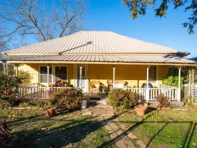 506 W 2ND AVE, PERRY, AR 72125 Single Family Residence For Sal.