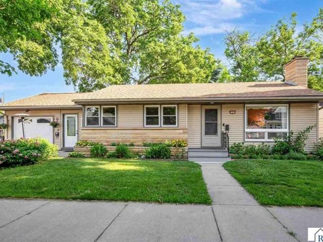 506 W Wheeler Ave, North Mankato, MN 56003