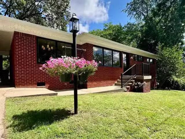 506 W CLINTON ST, HEBER SPRINGS, AR 72543 Single Family Reside.