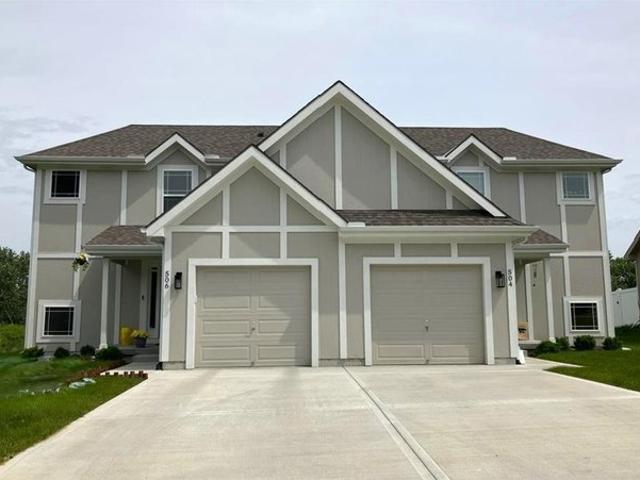 506 W Lawrence St, Spring Hill, KS 66083