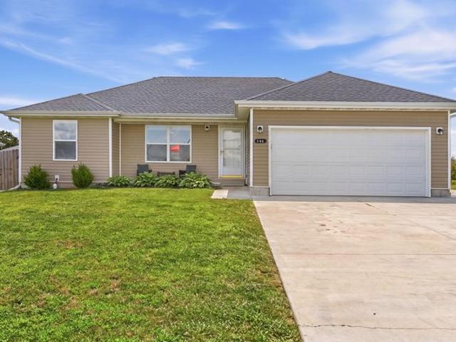 506 W McCurry St, Pleasant Hope, MO 65725