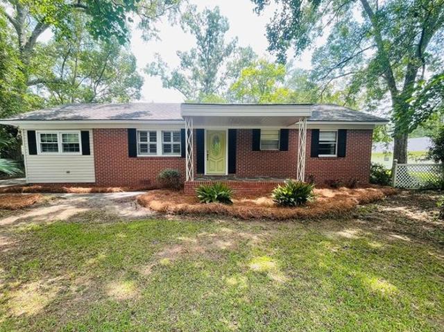 506 Wilson St E, Douglas, GA 31533