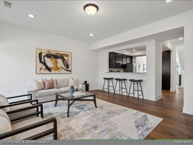 506 Village Lane