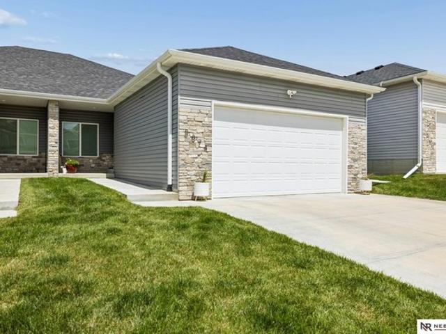 5074 W Stampede Ln, Lincoln, NE 68528
