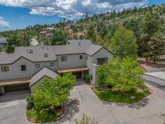 5075 Carriage House