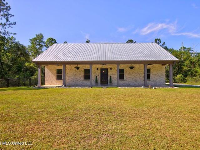 5075 D W Rd N, Kiln, MS 39556