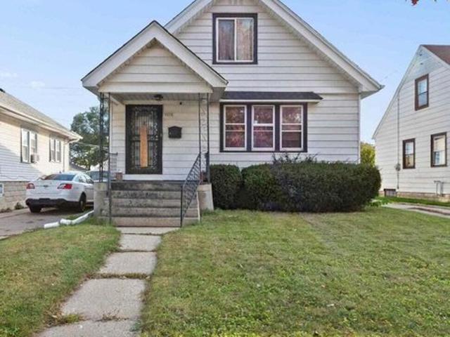 5076 N 47th St, Milwaukee, WI 53218