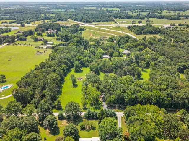 5076 E Farm Road 174