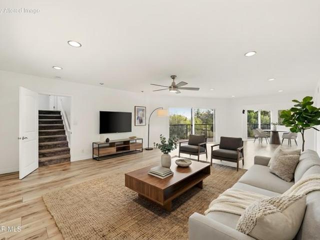 5076 Escobedo Dr, Woodland Hills, CA 91364