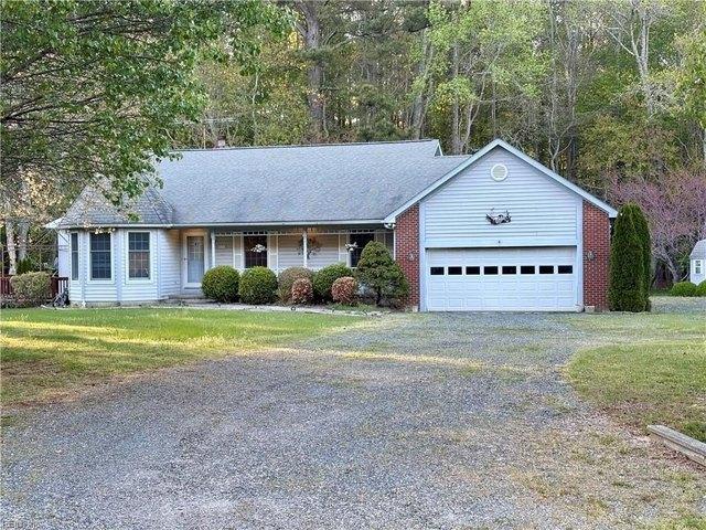 5076 Peaceful Lakes Dr, Exmore, VA 23350
