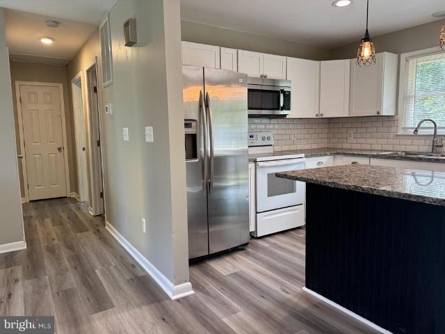 5077 Macnamara Drive