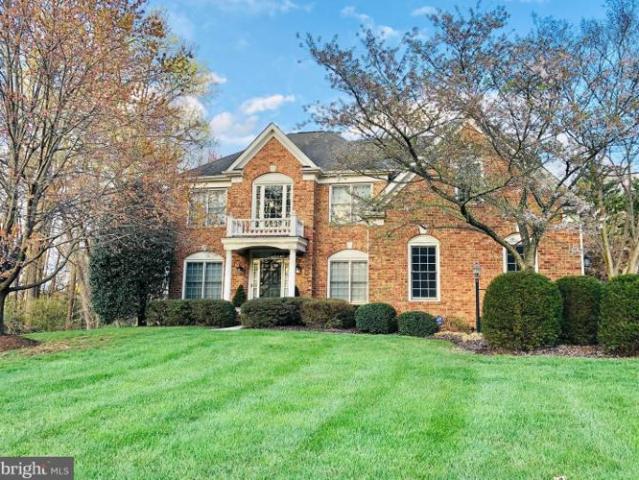 5077 Hazel Ferguson Dr, Fairfax, VA 22030