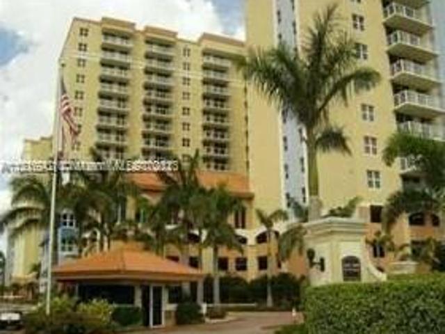 5077 7th St NW #509, Miami, FL 33126