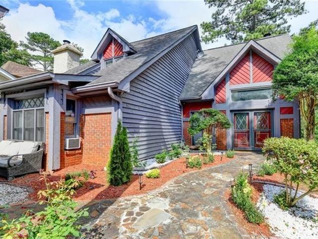 5079 Highland Hills Ct, Stone Mountain, GA 30088