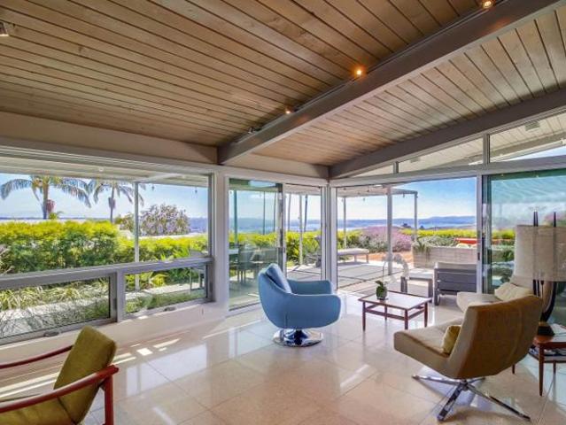 5079 Pacifica Dr, San Diego, CA 92109