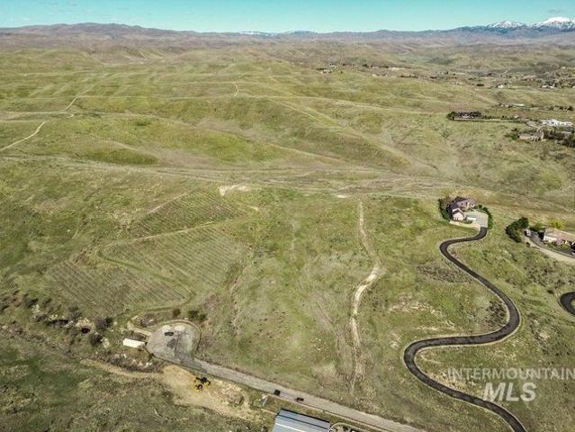 5070 N Curlew Ln, Eagle, ID 83616
