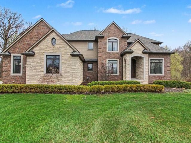 50710 Berwick Ct, Northville, MI 48167