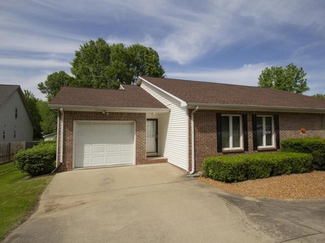 5073 Hill Ter, Paducah, KY 42001