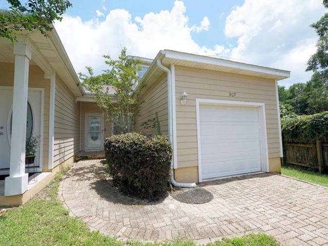 507 31st St, Niceville, FL 32578