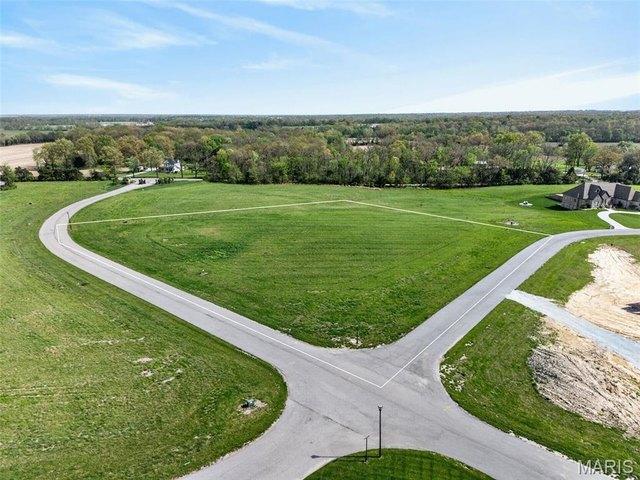 507 Castle Rock Bend Dr, Saint Peters, MO 63366