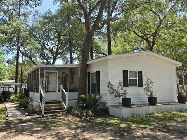 507 Clubhouse Rd, Garden City Beach, SC 29576