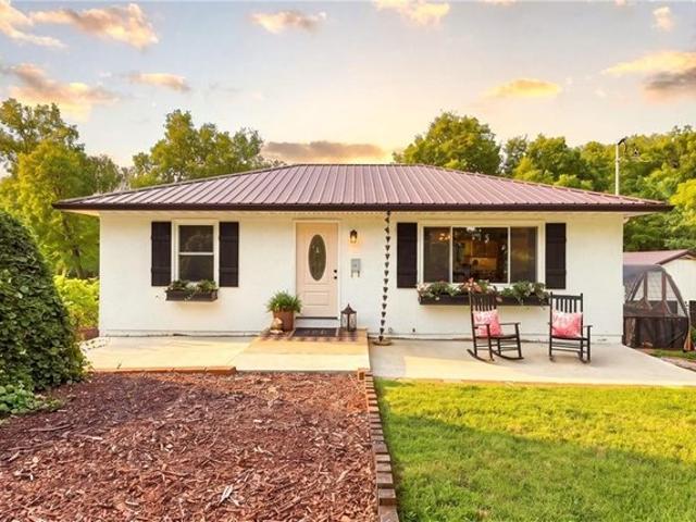 507 E 127th St, Kansas City, MO 64145