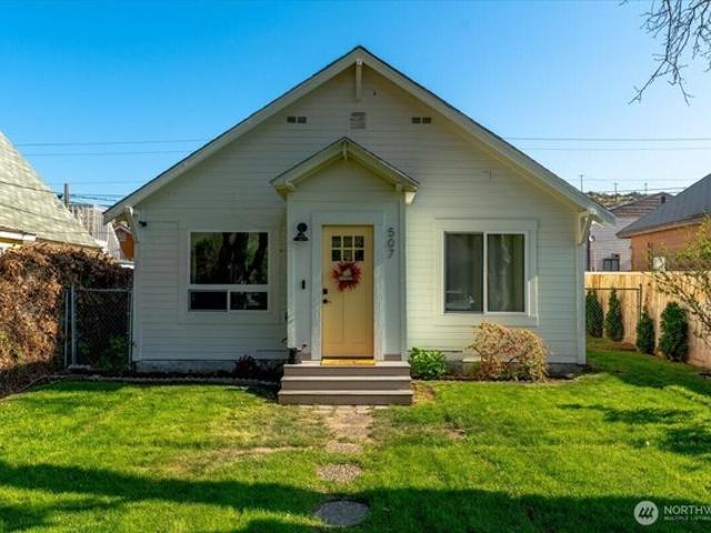 507 E Wapato Ave, Chelan, WA 98816
