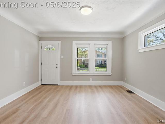 507 E MapleHurst Street