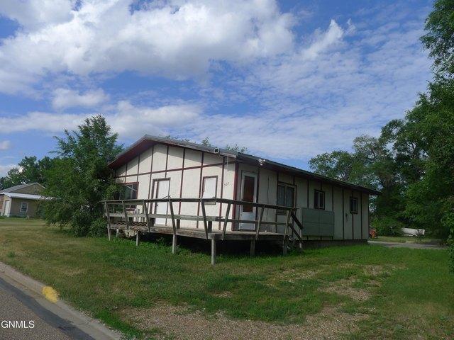 507 Lyon St, Stanton, ND 58571