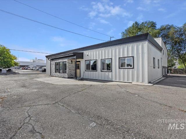 507 Main Ave W Suite 102