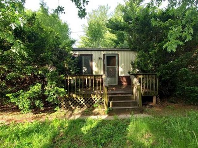 507 N 2nd St, Farmington, IA 52626
