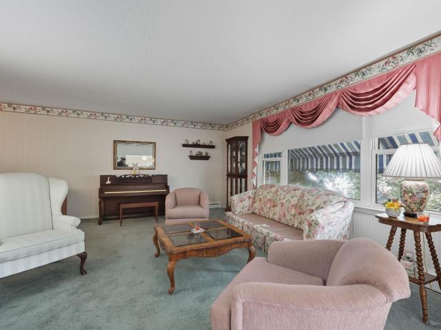 507 N Douglas Ave