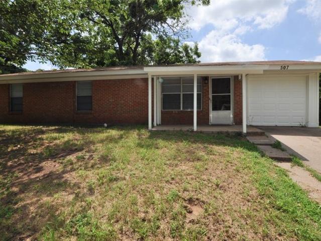 507 N Merrimac St, Weatherford, TX 76086