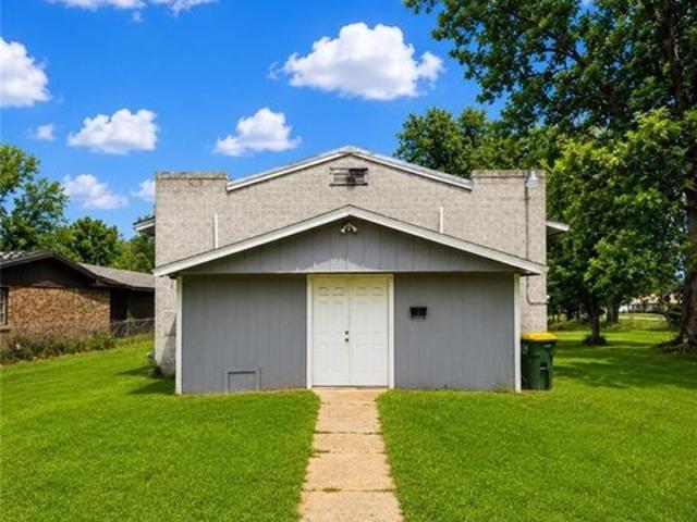 507 N Navasota St, Hearne, TX 77859