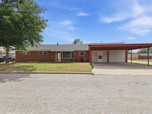 507 N Saint Joseph St, Stanton, TX 79782